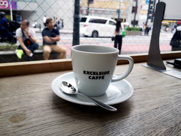 エクセルシオールカフェ 渋谷道玄坂店: 食と酒と本と街と
